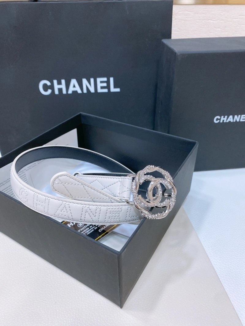 Low-cost Chanel Belts