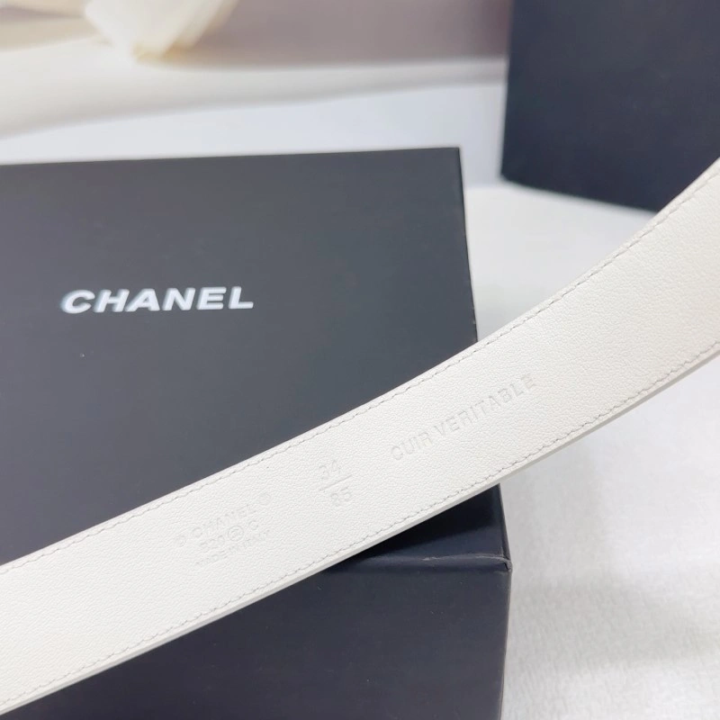Low-cost Chanel Belts