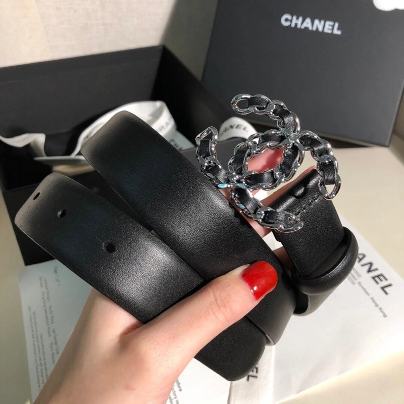 Low-cost Chanel Belts