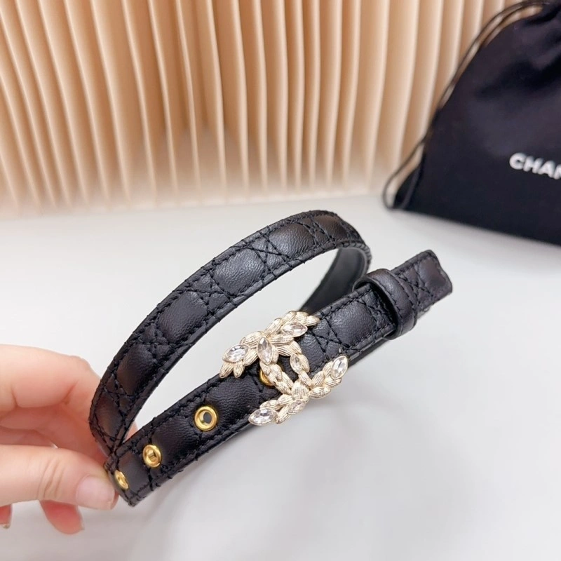 Low-cost Chanel Belts