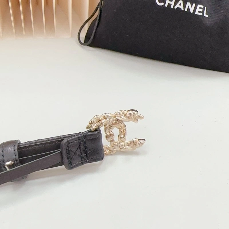 Low-cost Chanel Belts