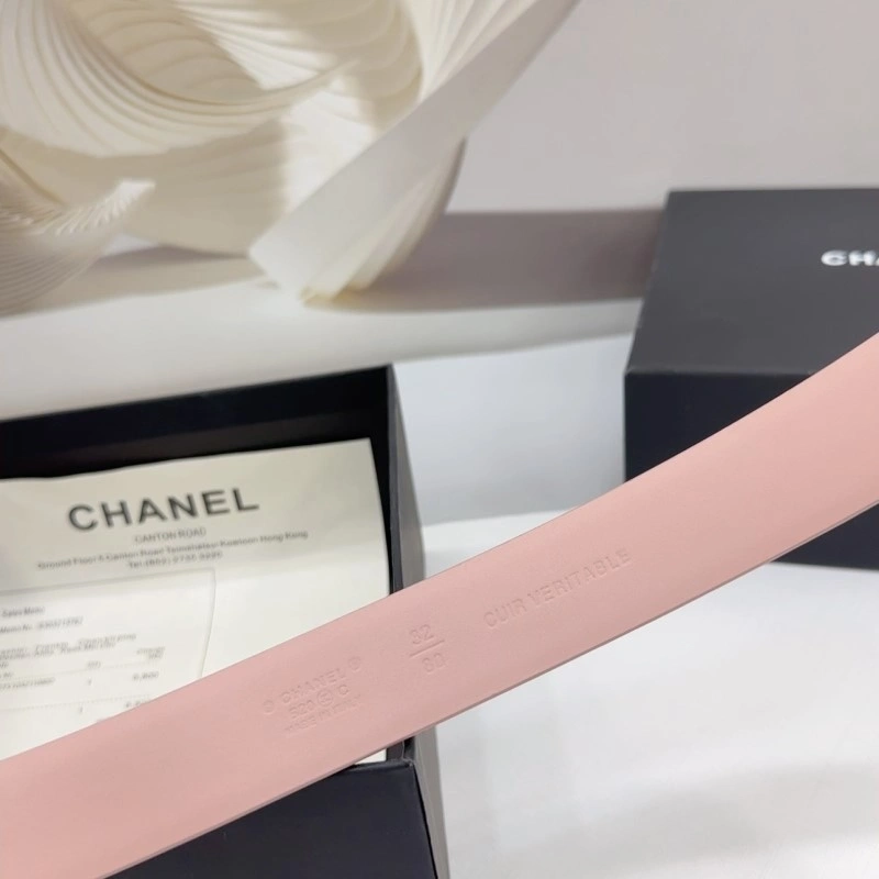 Low-cost Chanel Belts