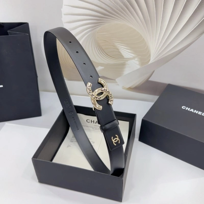 Low-cost Chanel Belts