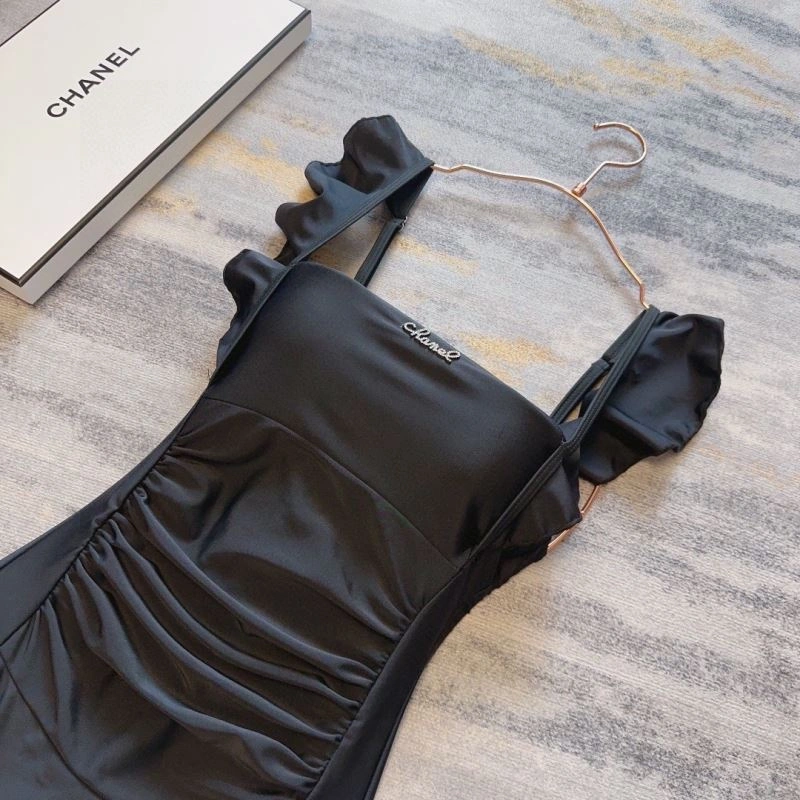 Top mirror Chanel Bikins