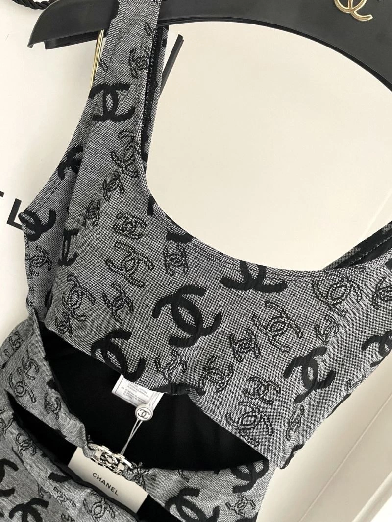Top mirror Chanel Bikins