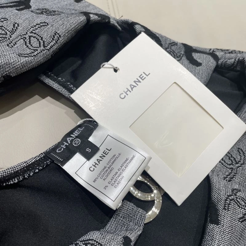 Top mirror Chanel Bikins