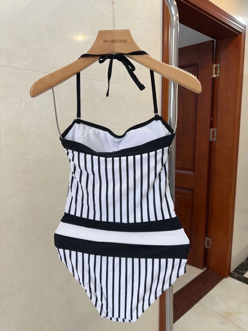 Top mirror Chanel Bikins