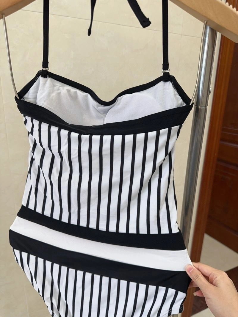 Top mirror Chanel Bikins