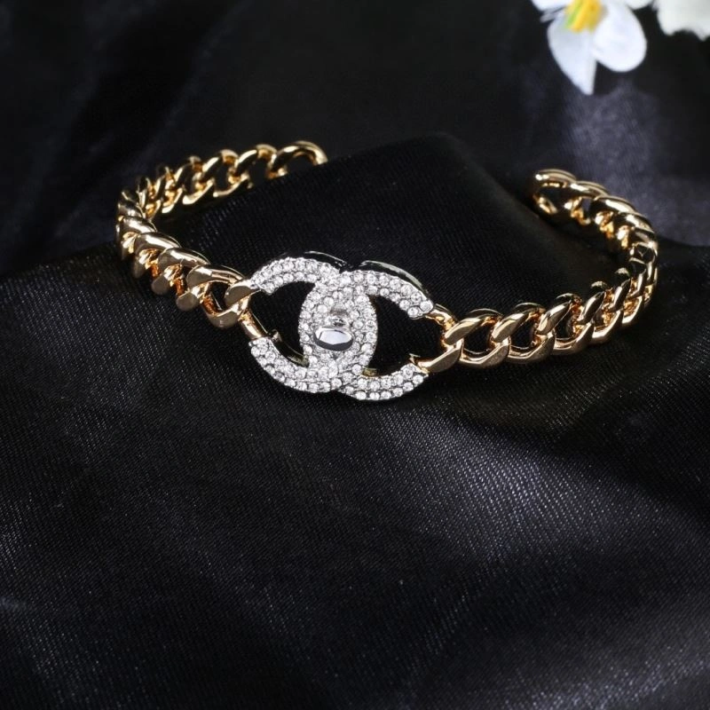 Low-cost Chanel Bracelets
