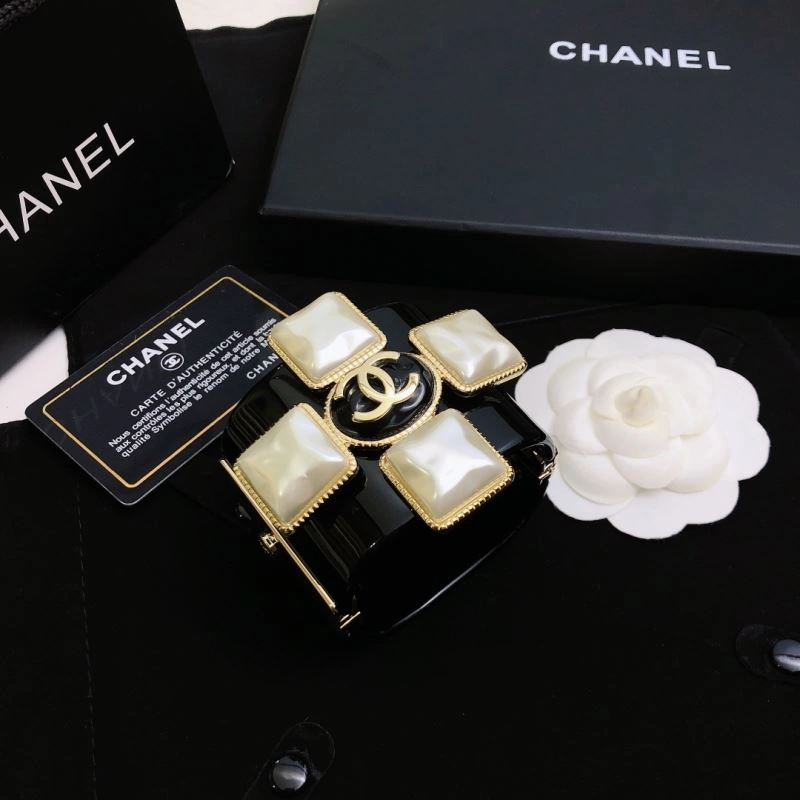 Low-cost Chanel Bracelets