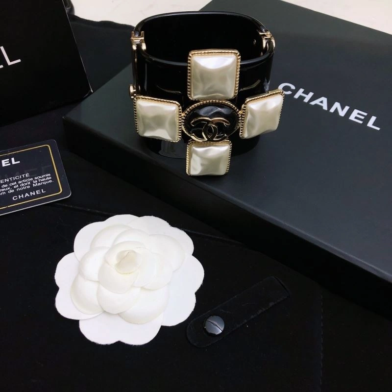 Low-cost Chanel Bracelets