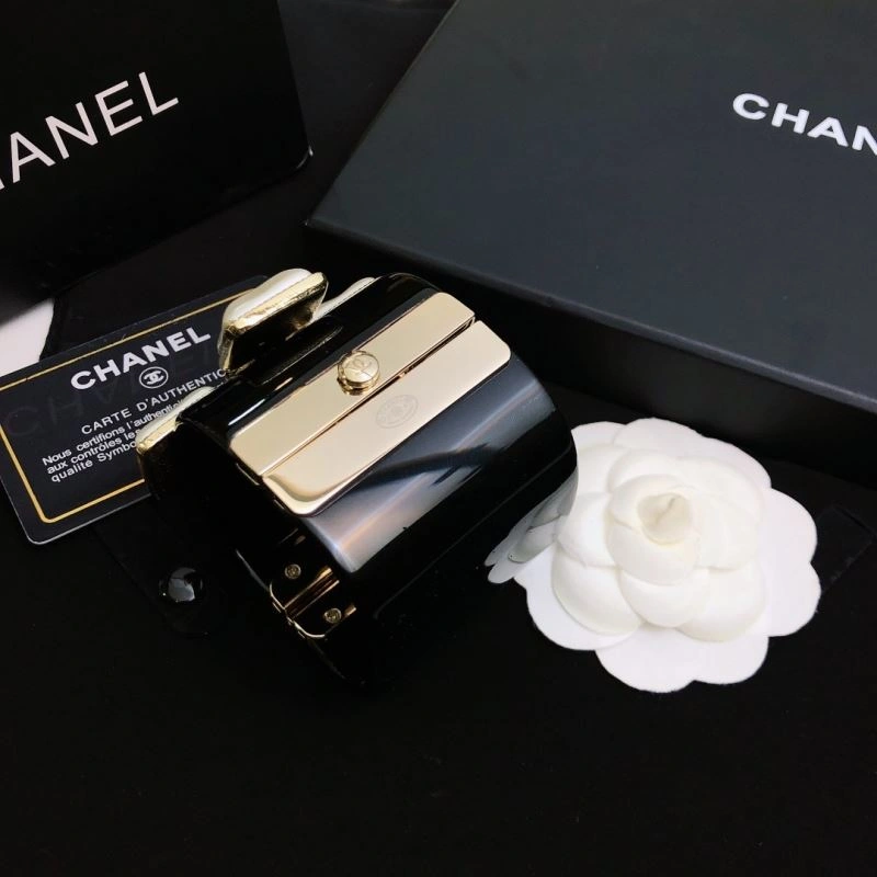 Low-cost Chanel Bracelets