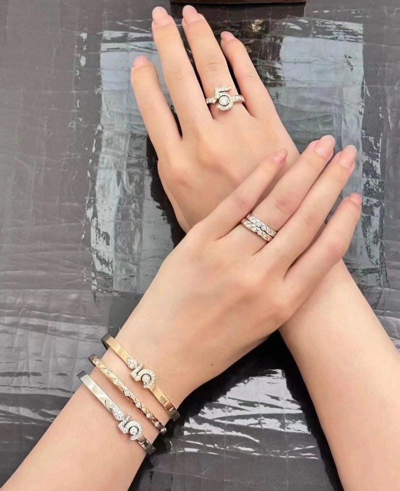 Low-cost Chanel Bracelets