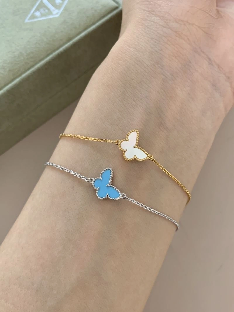 Top mirror Chanel Bracelets