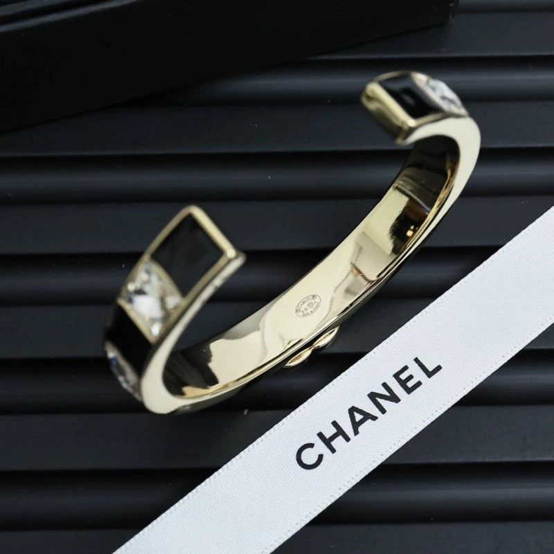 Low-cost Chanel Bracelets