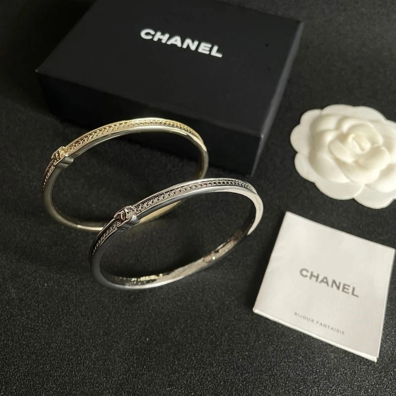 Top mirror Chanel Bracelets