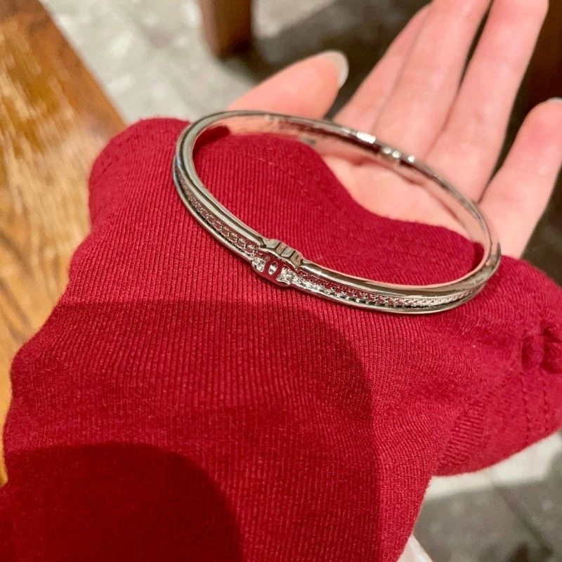 Top mirror Chanel Bracelets
