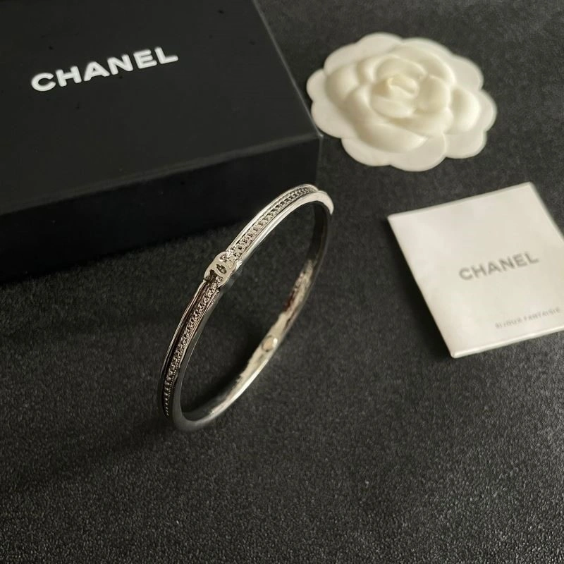 Top mirror Chanel Bracelets