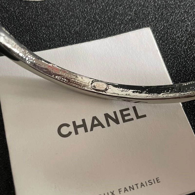 Top mirror Chanel Bracelets