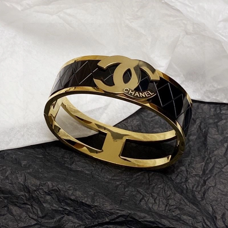 Top mirror Chanel Bracelets