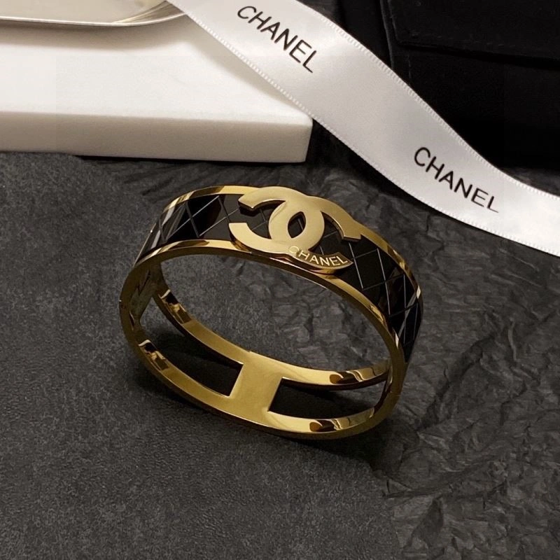 Top mirror Chanel Bracelets