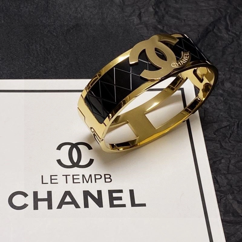 Top mirror Chanel Bracelets