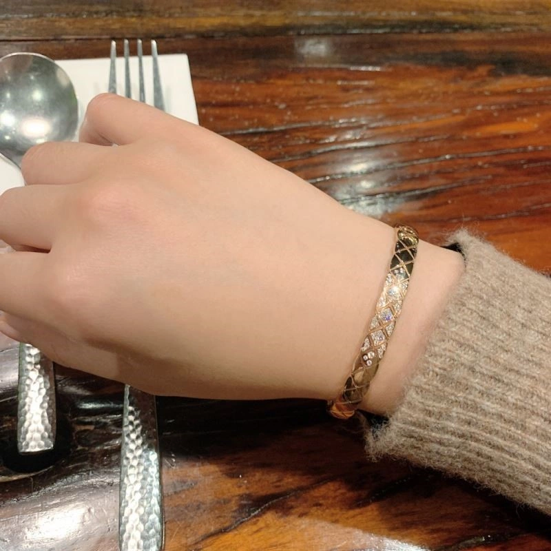 Top match Chanel Bracelets