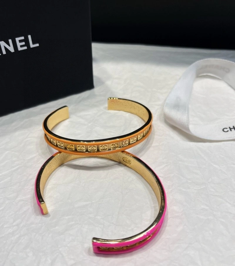 Top mirror Chanel Bracelets