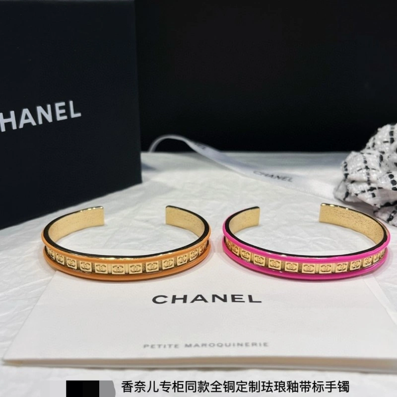 Top mirror Chanel Bracelets