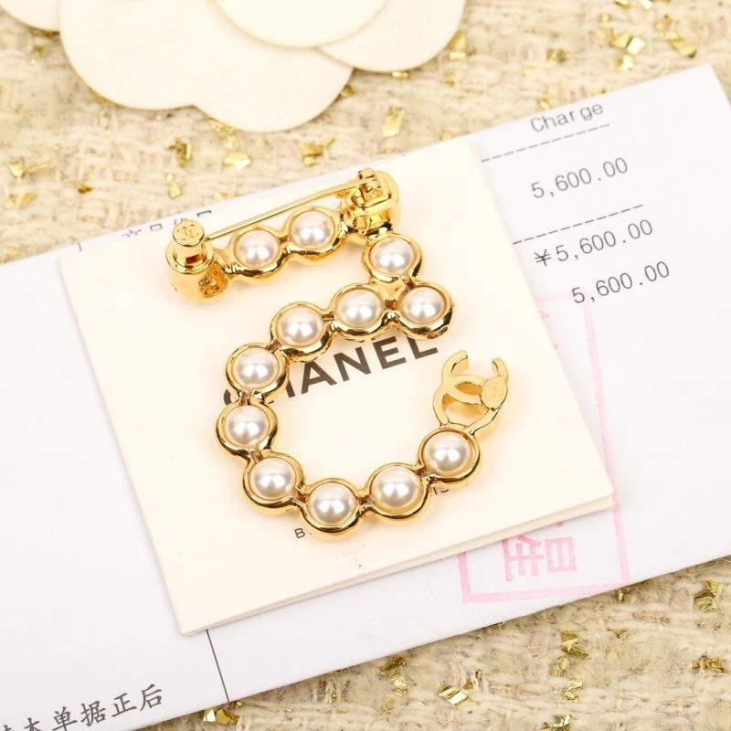 High fidelity Chanel Brooches