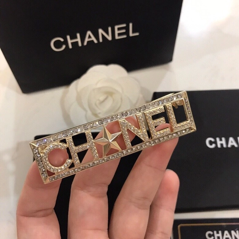 Accurate model Chanel Brooches