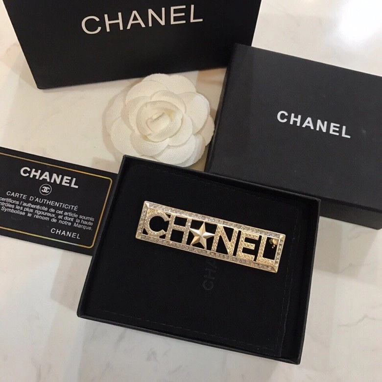 Accurate model Chanel Brooches