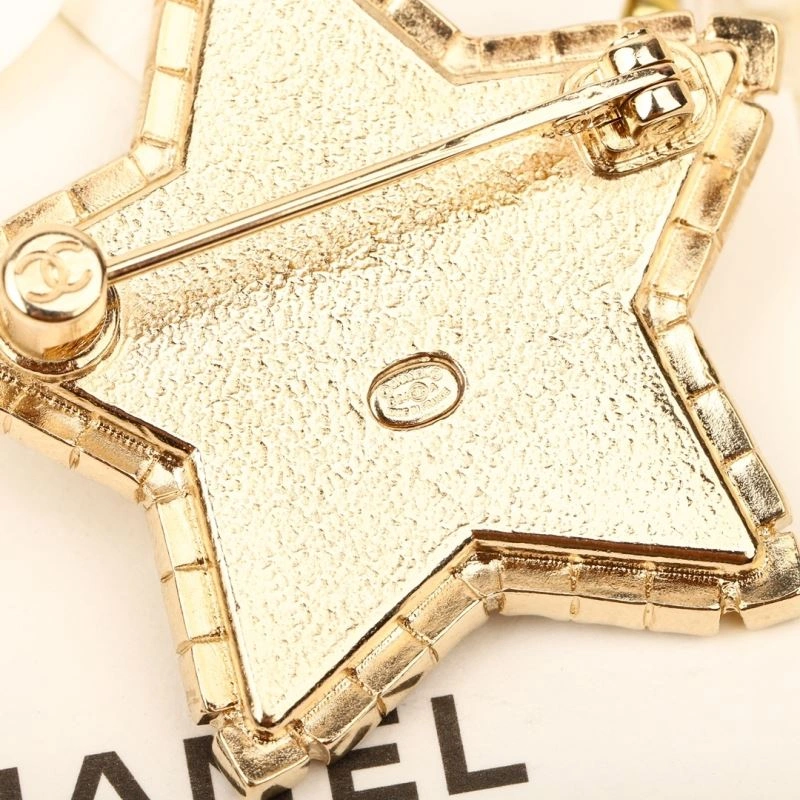 Accurate model Chanel Brooches