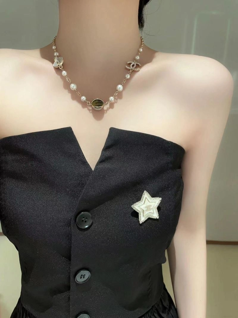 Accurate model Chanel Brooches