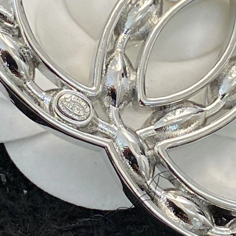 Brand-original Chanel Brooches