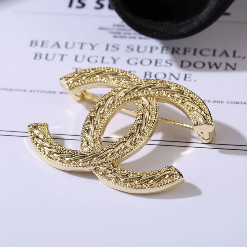Accurate model Chanel Brooches