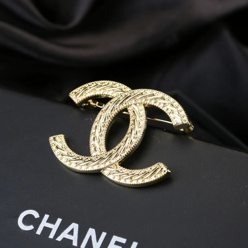 Accurate model Chanel Brooches