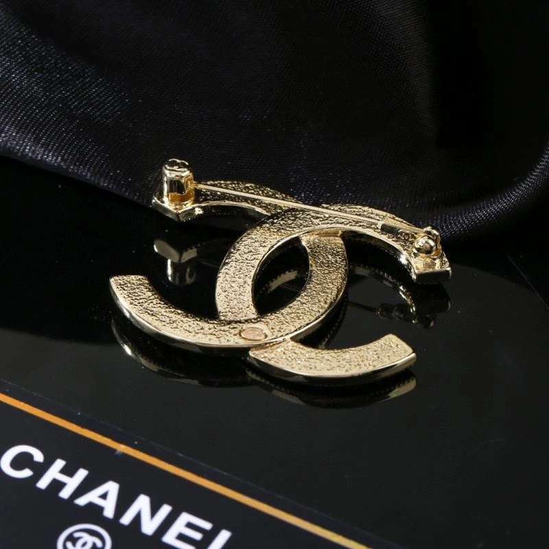 Accurate model Chanel Brooches
