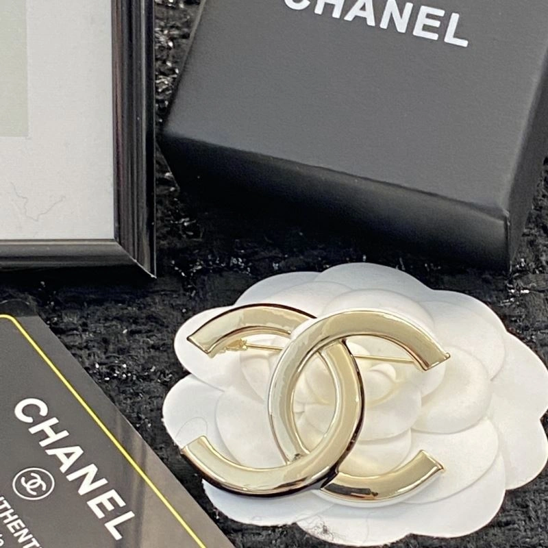 Accurate model Chanel Brooches