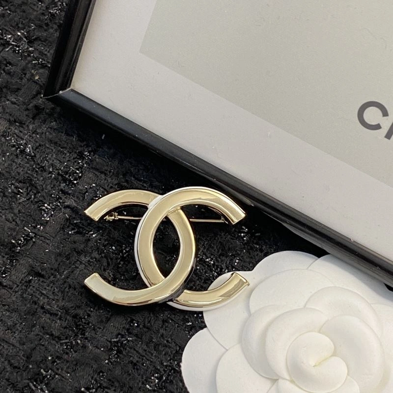 Accurate model Chanel Brooches