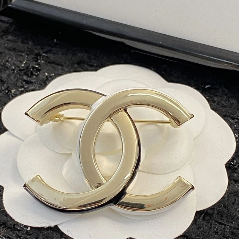 Accurate model Chanel Brooches