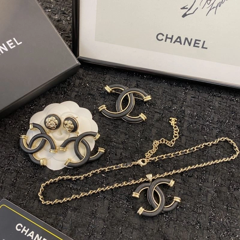 Legit Chanel Brooches