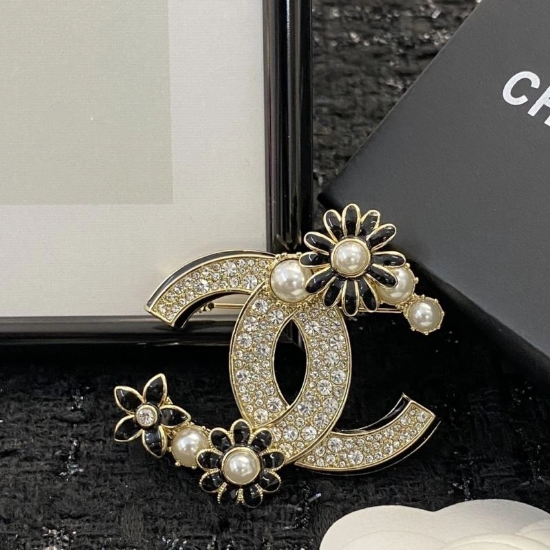 High fidelity Chanel Brooches