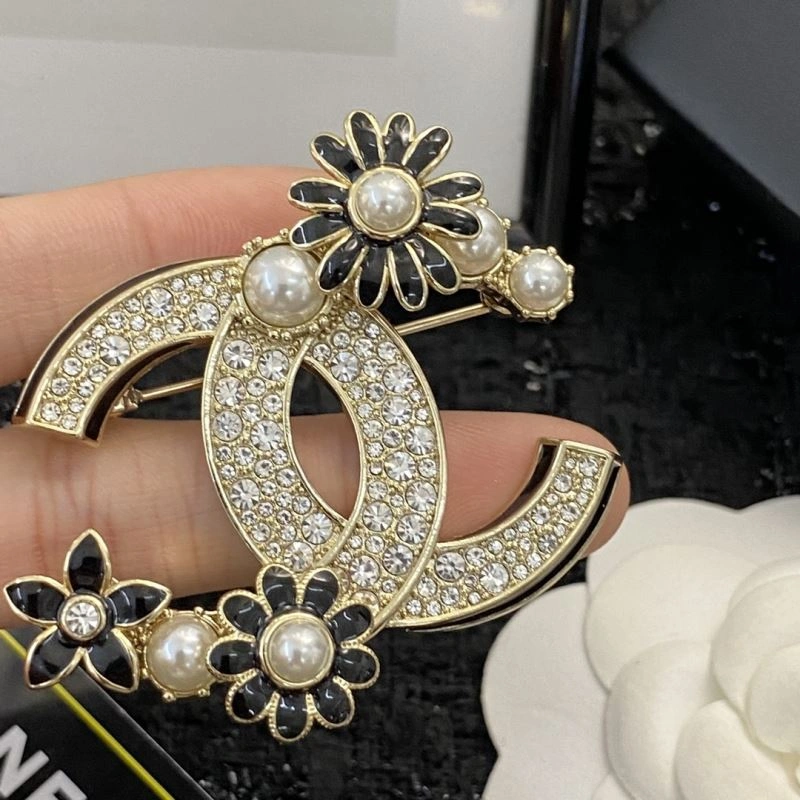 High fidelity Chanel Brooches