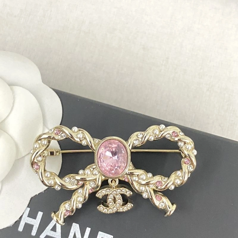 Accurate model Chanel Brooches