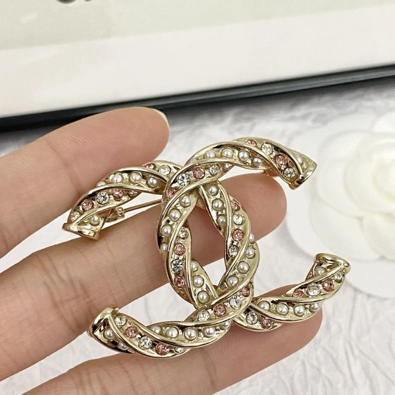 Accurate model Chanel Brooches