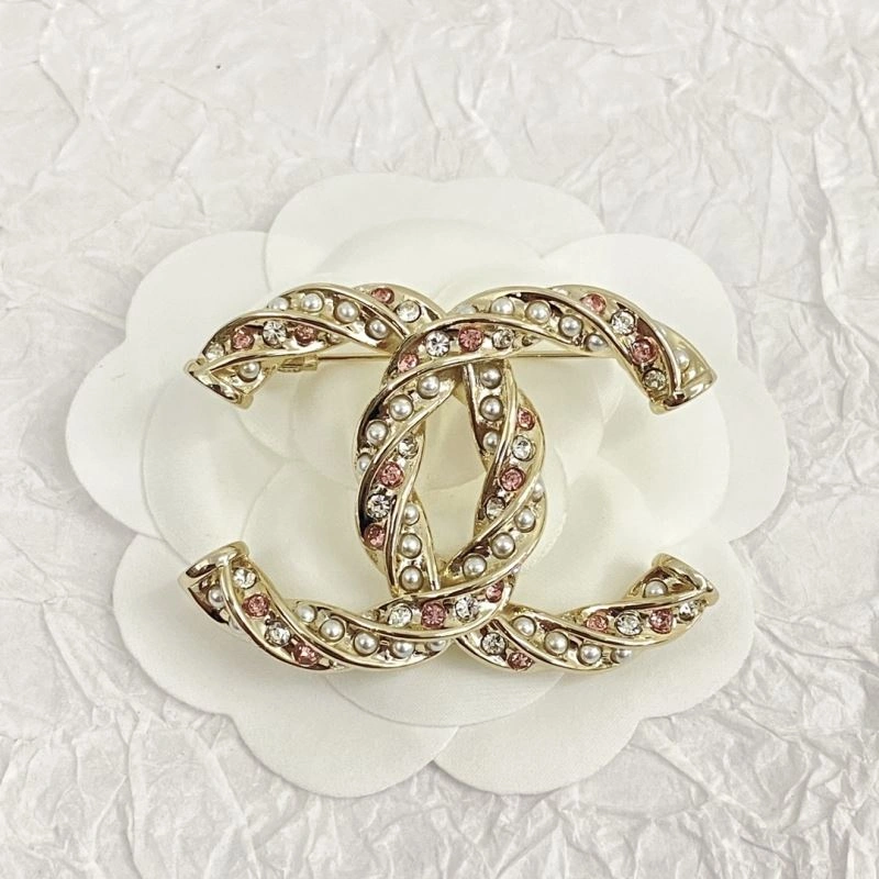 Accurate model Chanel Brooches