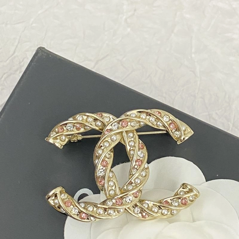 Accurate model Chanel Brooches