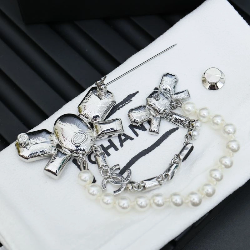 High fidelity Chanel Brooches