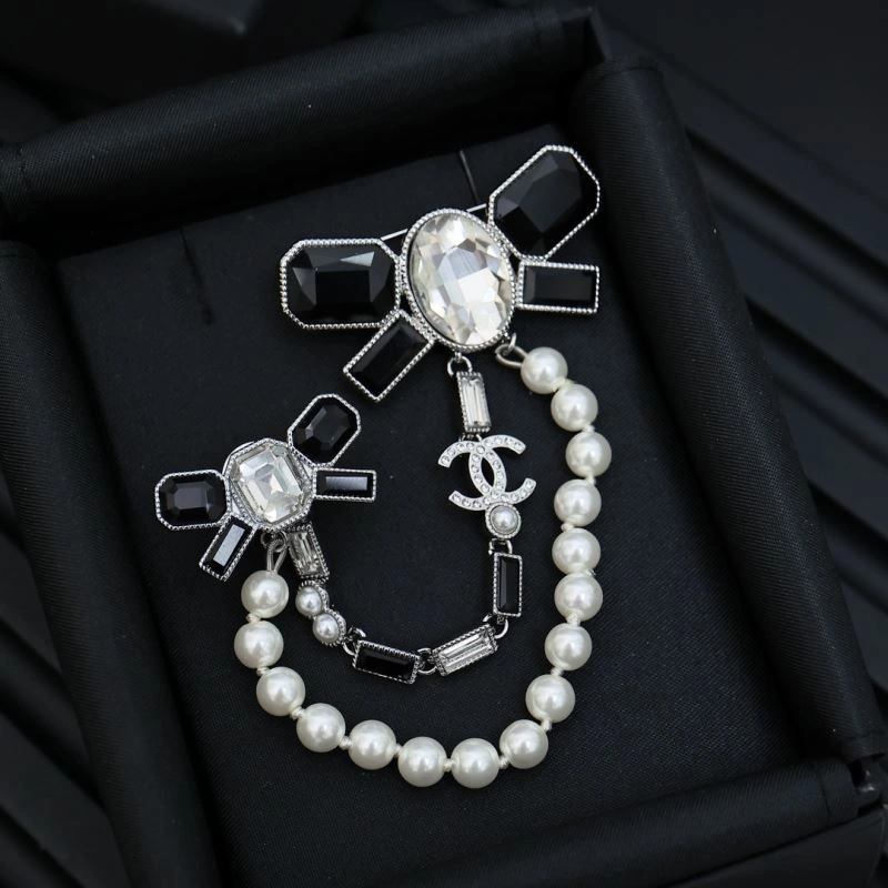 High fidelity Chanel Brooches